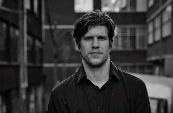 Reflecting on Murdoch and the mess of politics, Richard Cooke stirs the ...